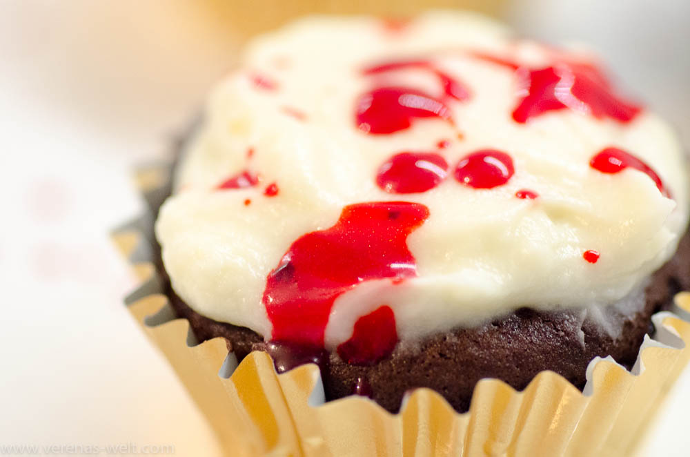 Halloween: Dexters Splatter Cupcakes